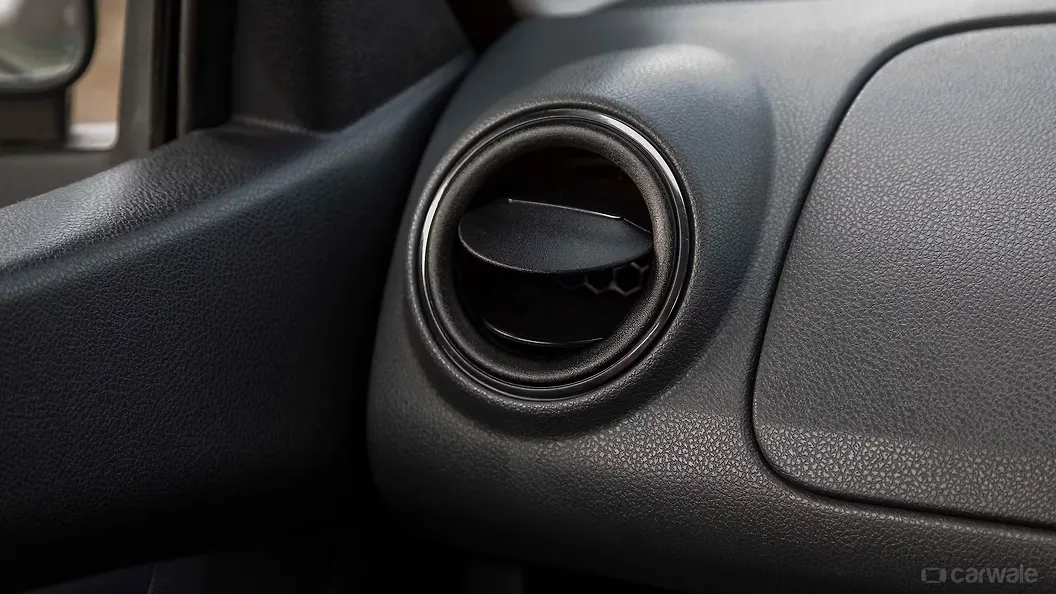Kwid [2015-2019] AC Vents Image, Kwid [2015-2019] Photos in India - CarWale