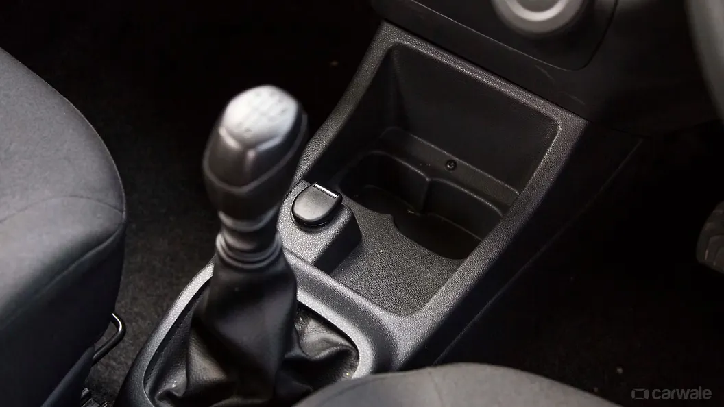 Renault Kwid [2015-2019] Photo, Renault Gear Lever Image - CarWale