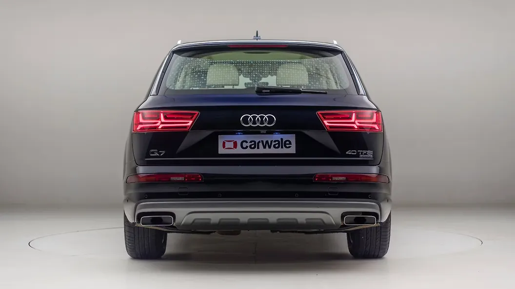 Audi Q7 Photo, Rear view Image - CarWale