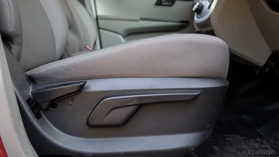 KUV100 [2016-2017] Interior Image, KUV100 [2016-2017] Photos in India ...