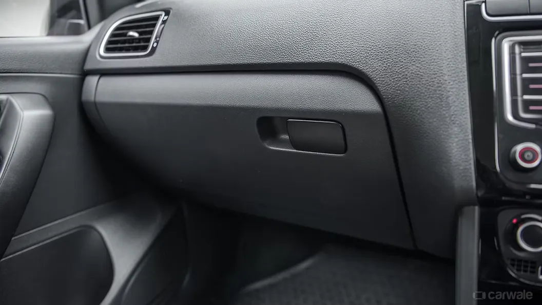 Polo [2016-2019] Interior Image, Polo [2016-2019] Photos in India - CarWale