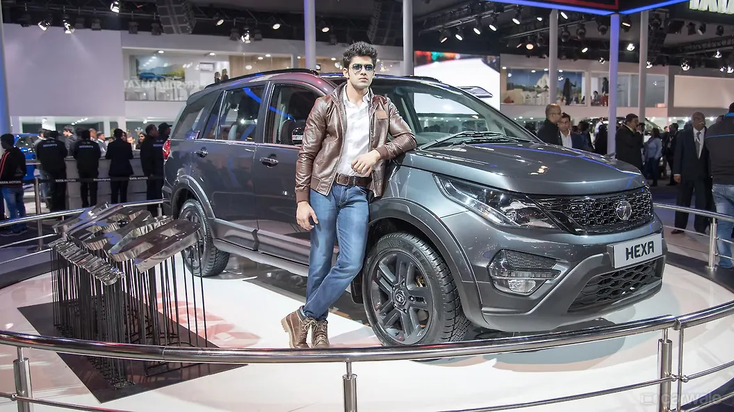 Hexa Left Side View Image, Hexa Photos in India - CarWale