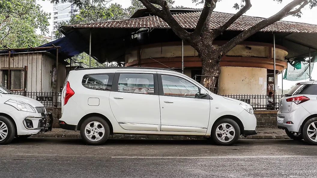 Lodgy Exterior Image, Lodgy Photos in India - CarWale