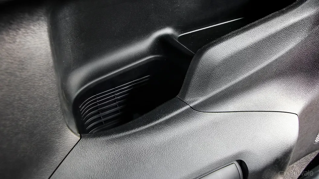 Innova Crysta [2016-2020] Door Image, Innova Crysta [2016-2020] Photos ...