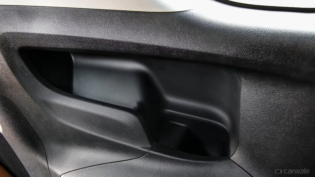 Innova Crysta [2016-2020] Door Image, Innova Crysta [2016-2020] Photos ...