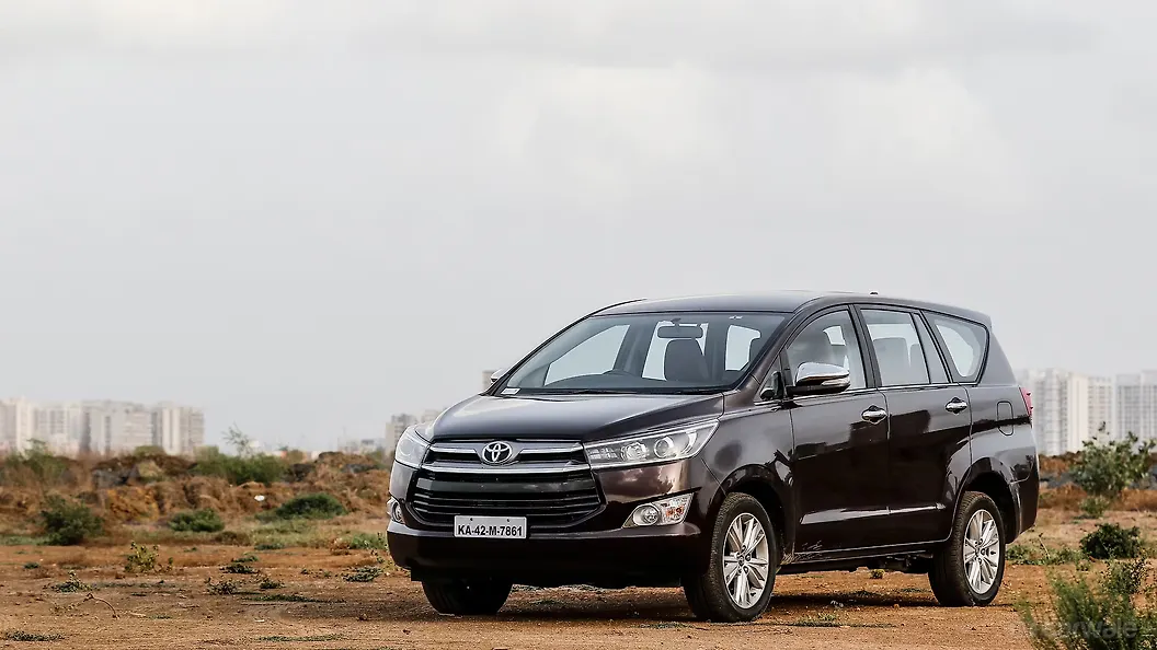 Innova Crysta [2016-2020] Left Side View Image, Innova Crysta [2016 ...