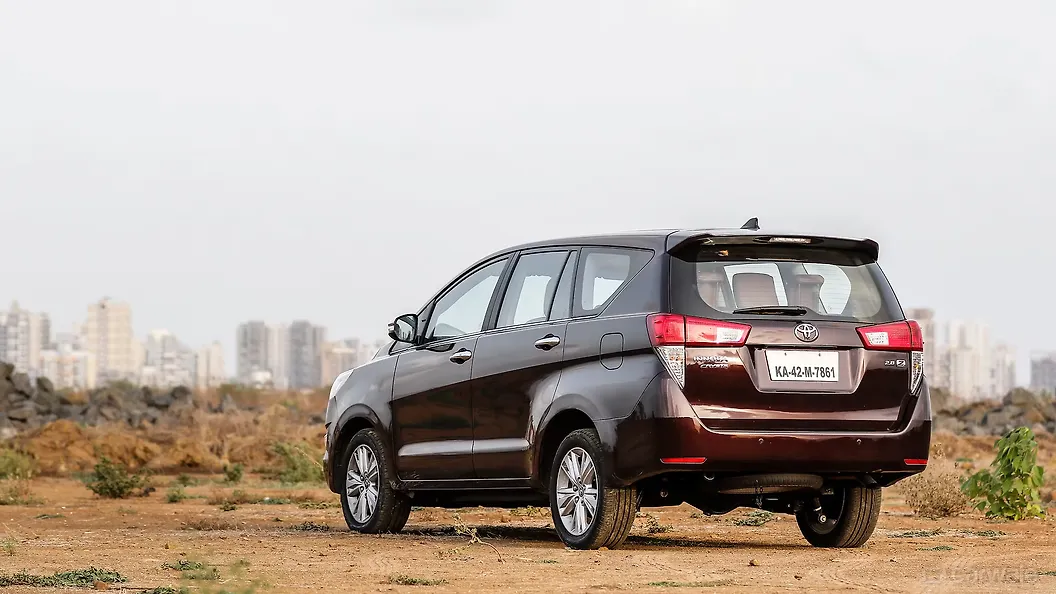 Innova Crysta [2016-2020] Left Rear Three Quarter Image, Innova Crysta ...