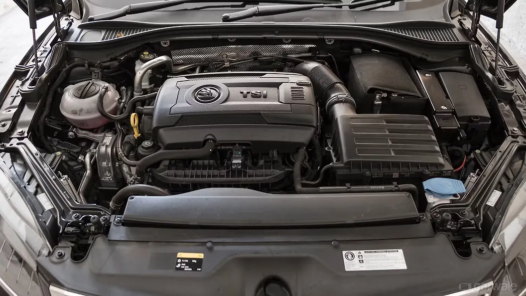 Superb [2016-2020] Engine Bay Image, Superb [2016-2020] Photos in India ...