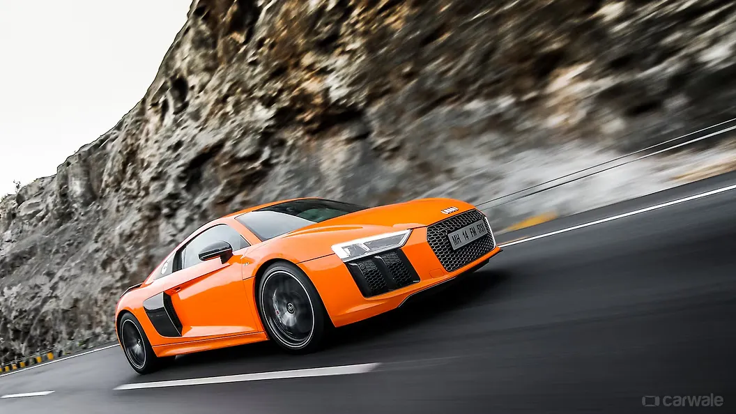 Audi R8 Photo, Front view Image - CarWale