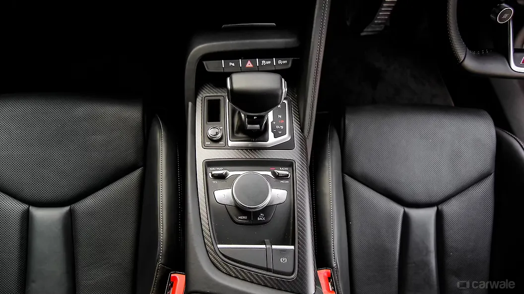 R8 Front-Seats Image, R8 Photos in India - CarWale