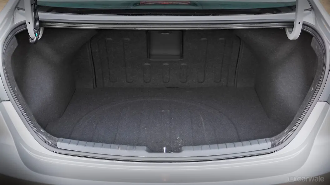 Elantra [2016-2019] Boot Space Image, Elantra [2016-2019] Photos in ...