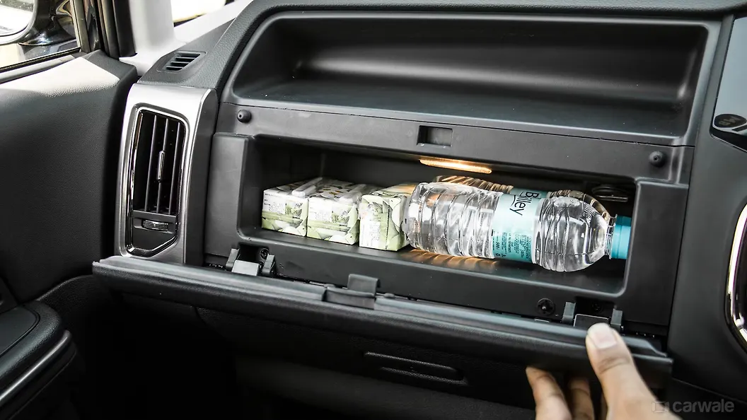 Hexa Interior Image, Hexa Photos in India - CarWale