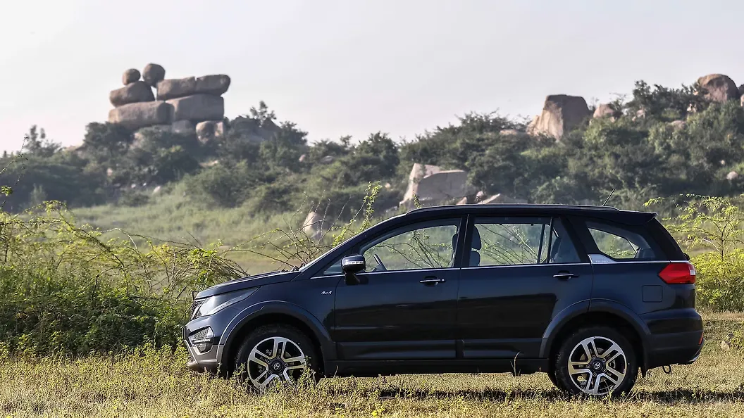 Hexa Left Side View Image, Hexa Photos in India - CarWale