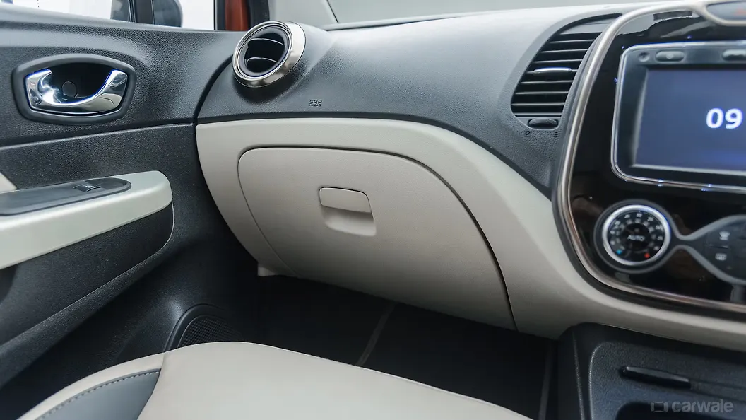 Captur Interior Image, Captur Photos in India - CarWale