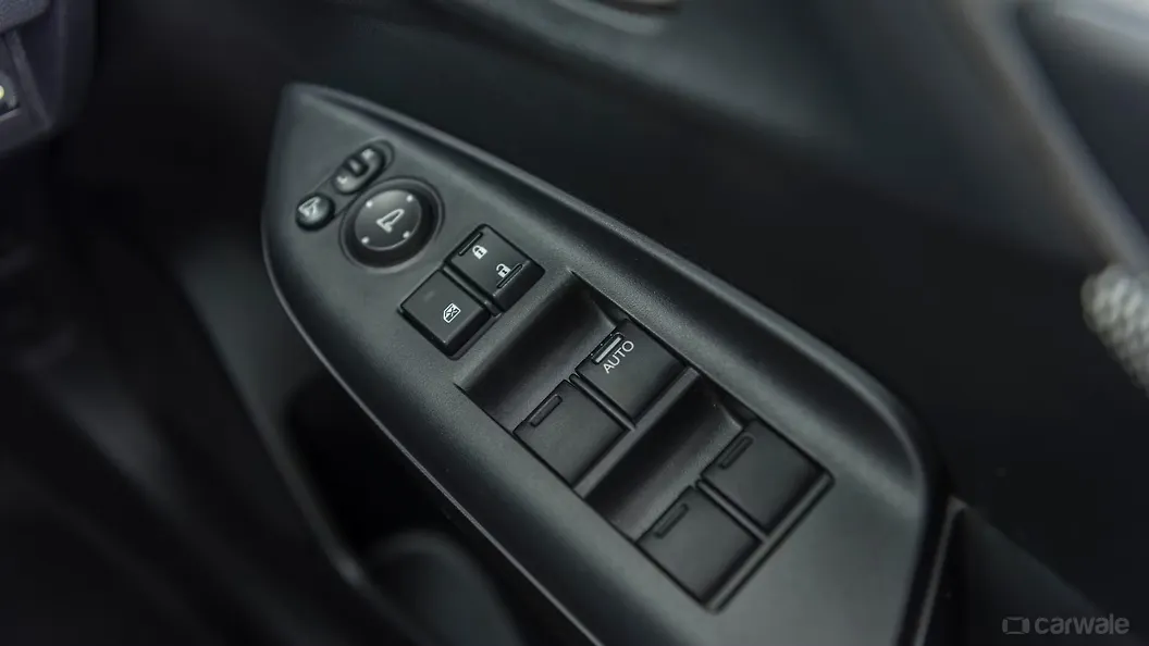 WR-V [2017-2020] Interior Image, WR-V [2017-2020] Photos in India - CarWale