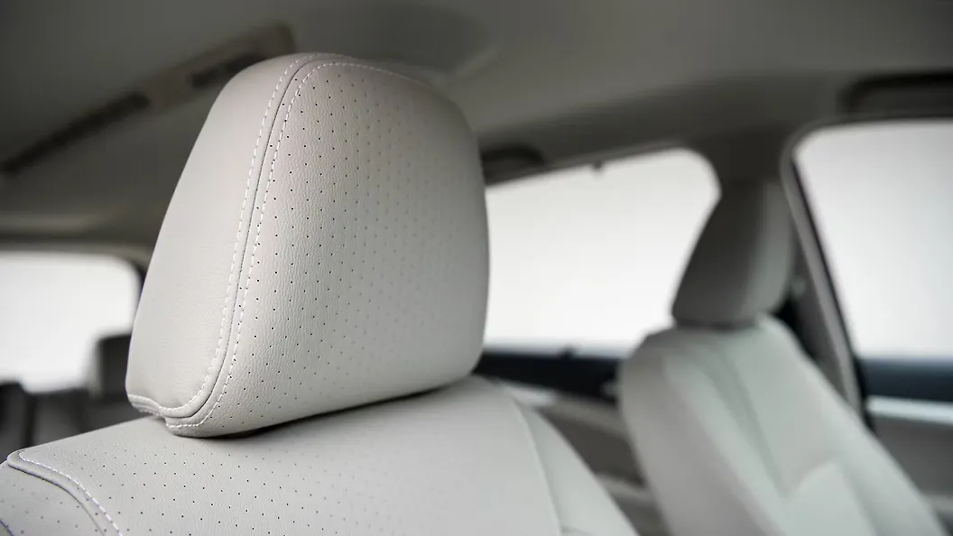 Mahindra Marazzo Photo, Interior Image - CarWale