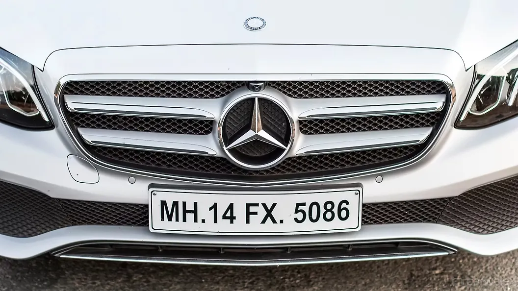 E-Class Front View Image, E-Class Photos in India - CarWale