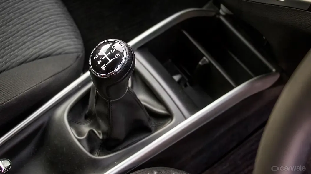 Baleno [2015-2019] Gear-Lever Image, Baleno [2015-2019] Photos in India ...