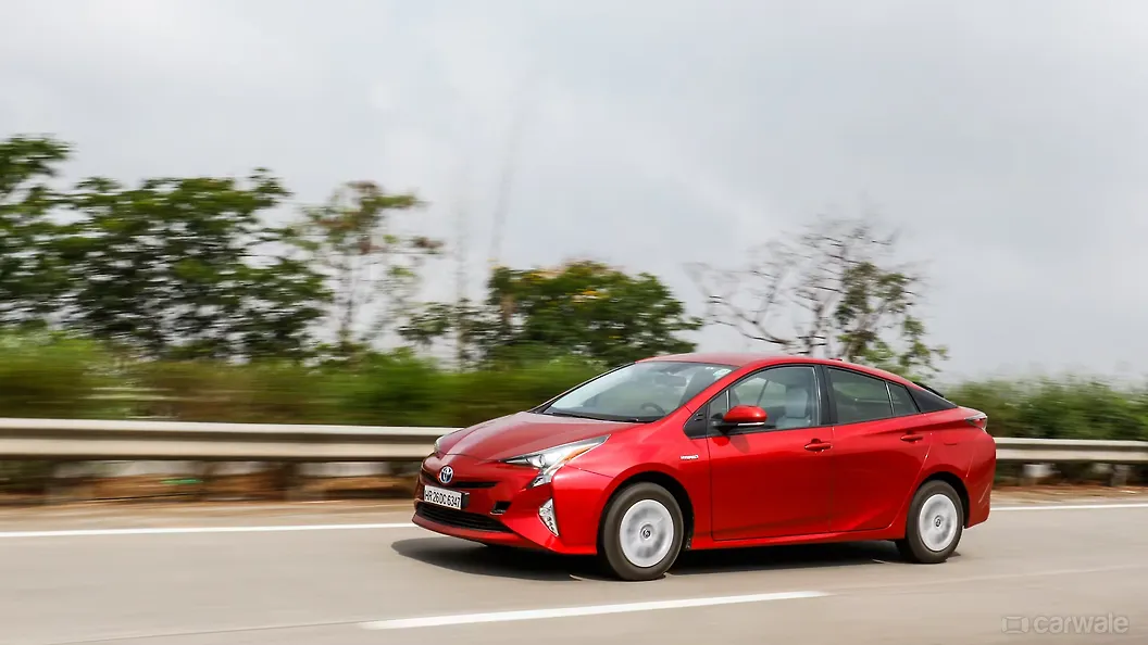Prius Boot Space Image, Prius Photos in India - CarWale