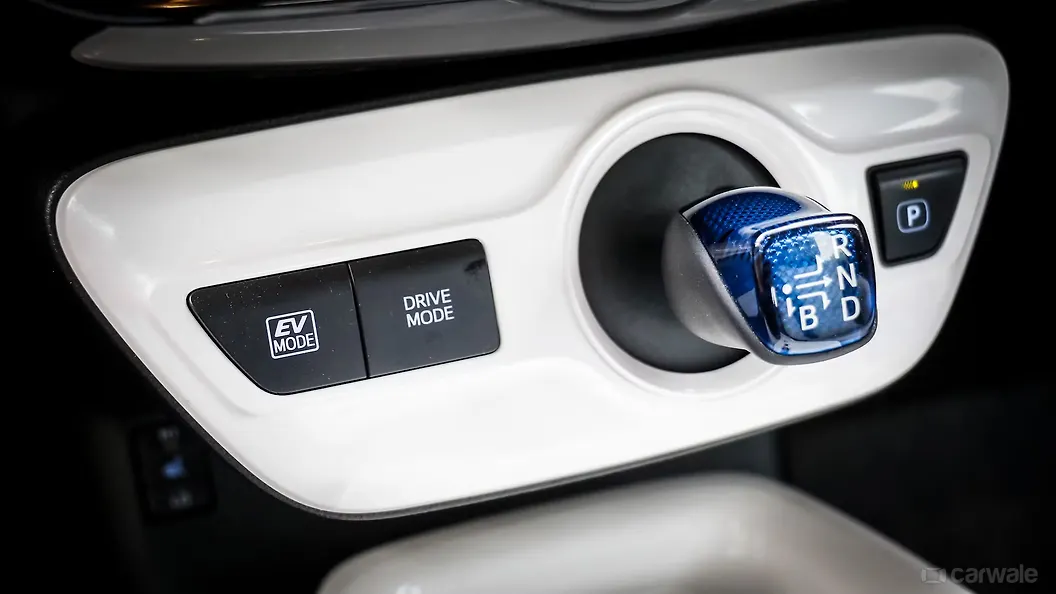 Prius Gear-Lever Image, Prius Photos in India - CarWale
