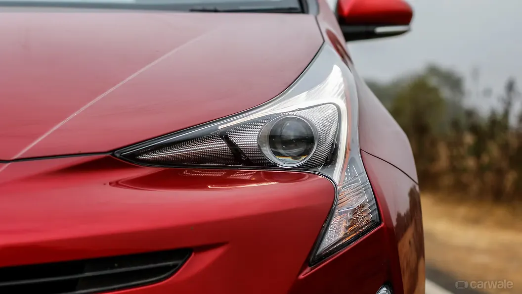 Prius Boot Space Image, Prius Photos in India - CarWale