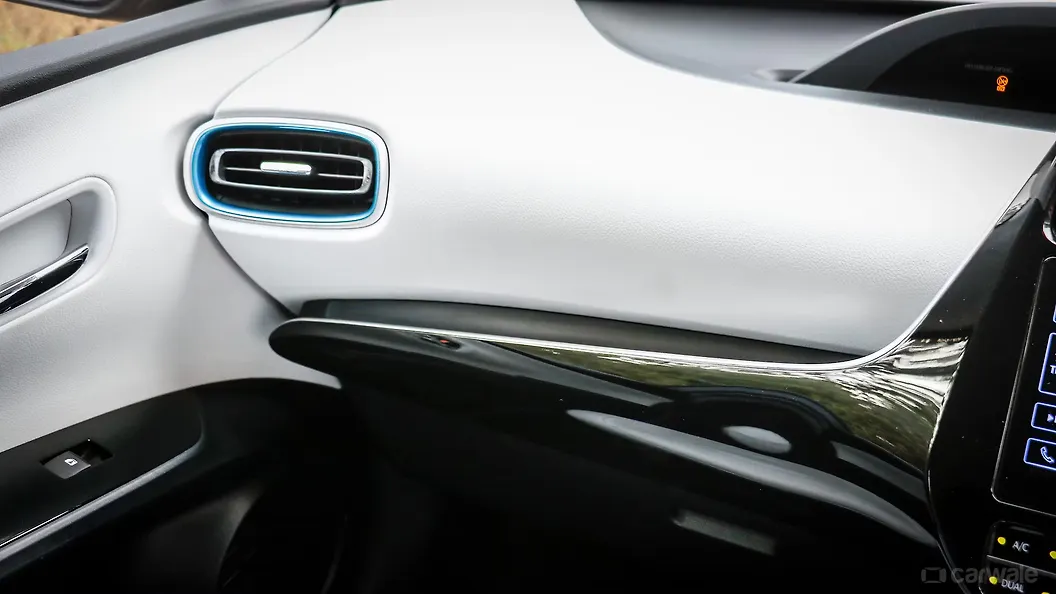 Prius Interior Image, Prius Photos in India - CarWale