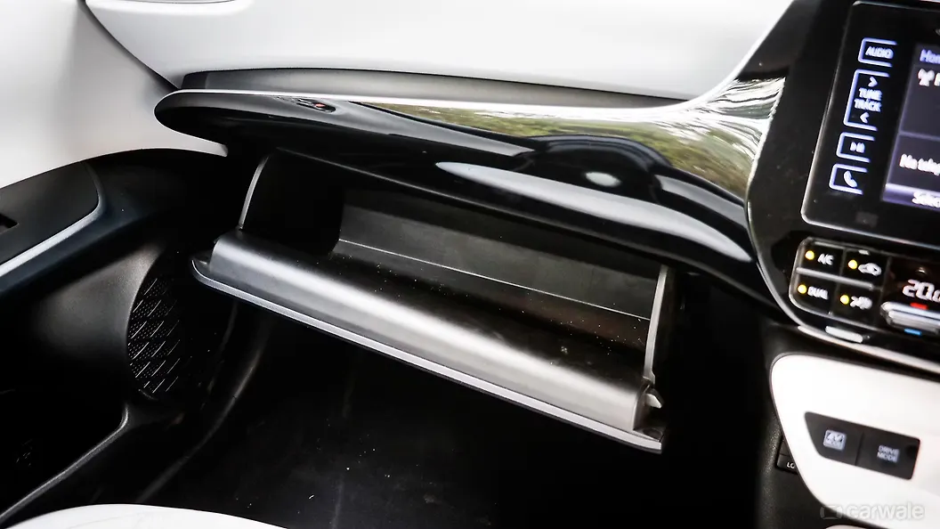 Prius Interior Image, Prius Photos in India - CarWale