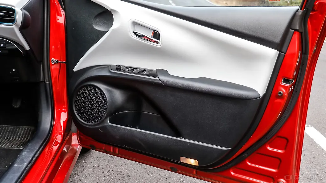 Prius Interior Image, Prius Photos in India - CarWale