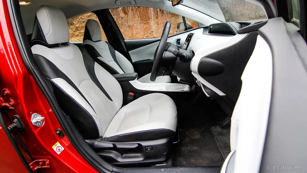 Prius Interior Image, Prius Photos in India - CarWale