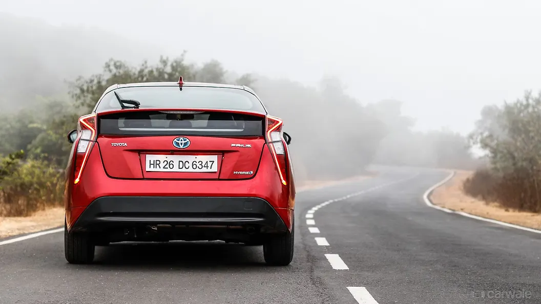 Prius Exterior Image, Prius Photos in India - CarWale