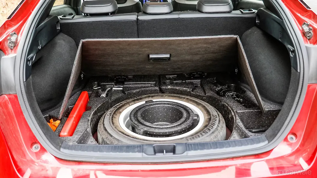 Prius Rear View Image, Prius Photos in India - CarWale