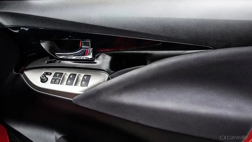 Innova Crysta [2016-2020] Door Image, Innova Crysta [2016-2020] Photos ...