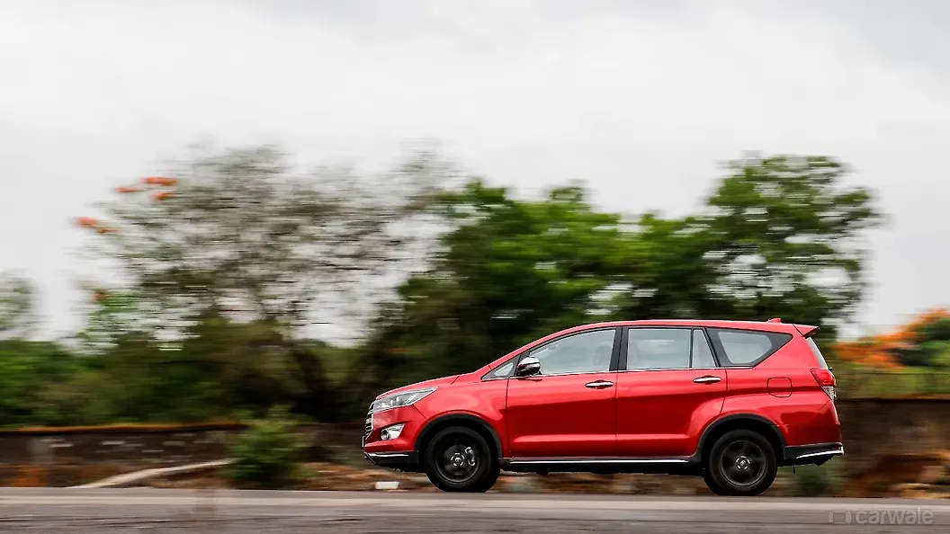 Innova Crysta [2016-2020] Exterior Image, Innova Crysta [2016-2020 ...