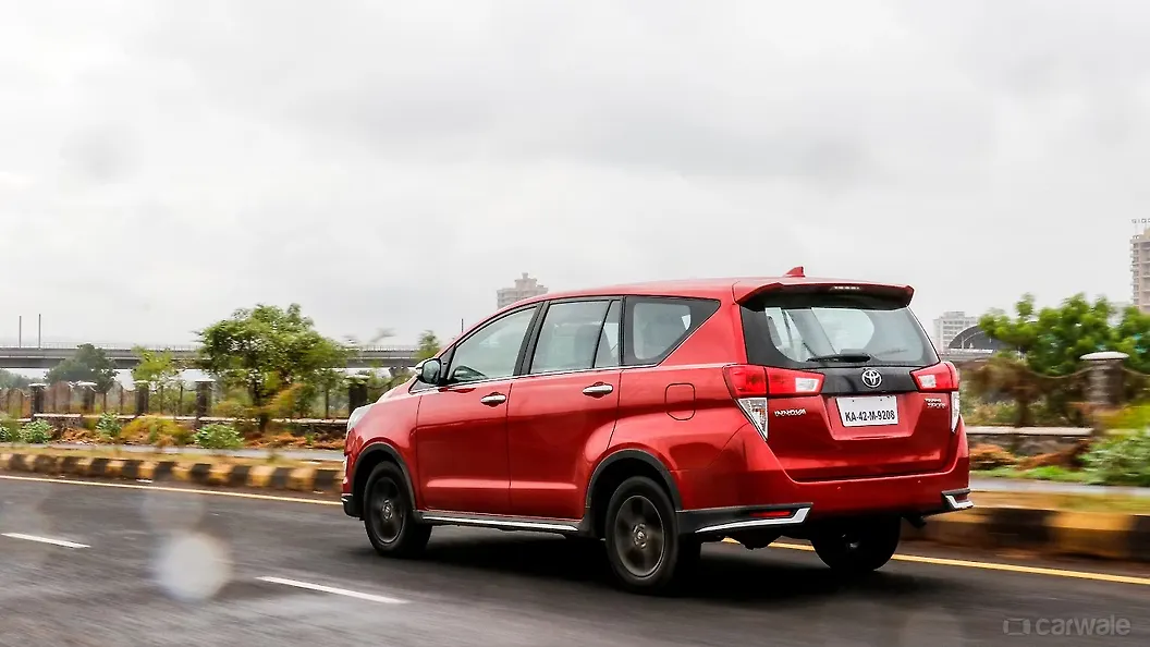 Innova Crysta [2016-2020] Wheels-Tyres Image, Innova Crysta [2016-2020 ...