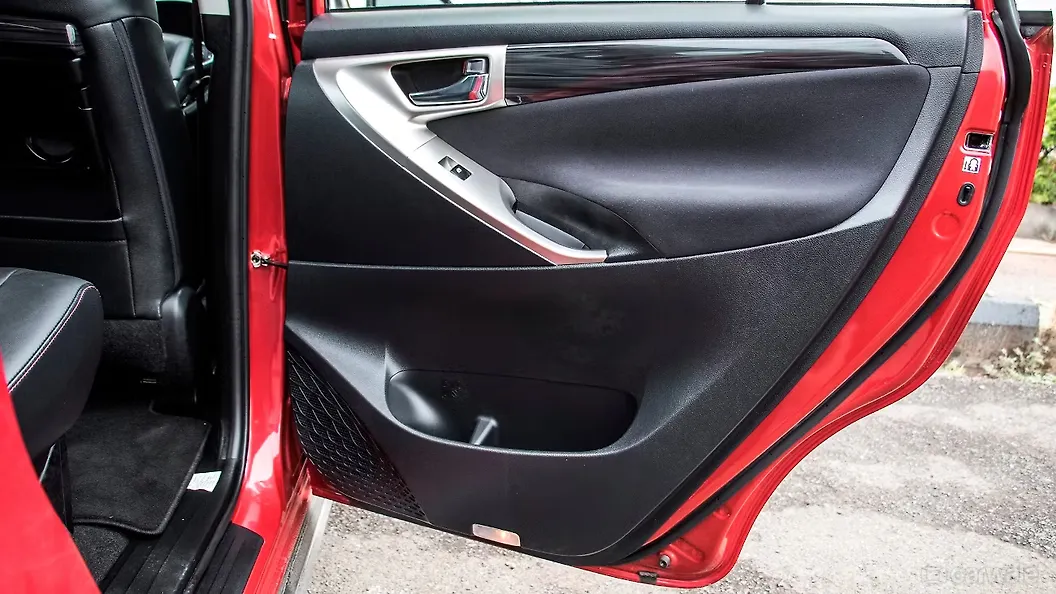 Innova Crysta [2016-2020] Door Image, Innova Crysta [2016-2020] Photos ...