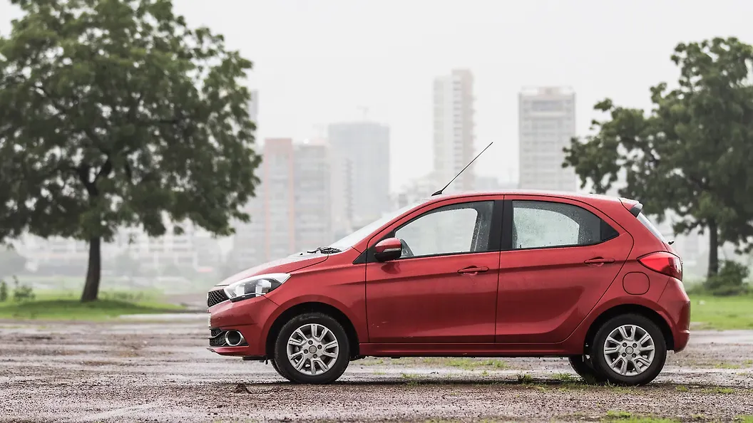 Tiago [2016-2020] Left Side View Image, Tiago [2016-2020] Photos in ...