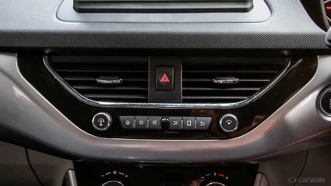 Nexon [2017-2020] AC Console Image, Nexon [2017-2020] Photos in India ...