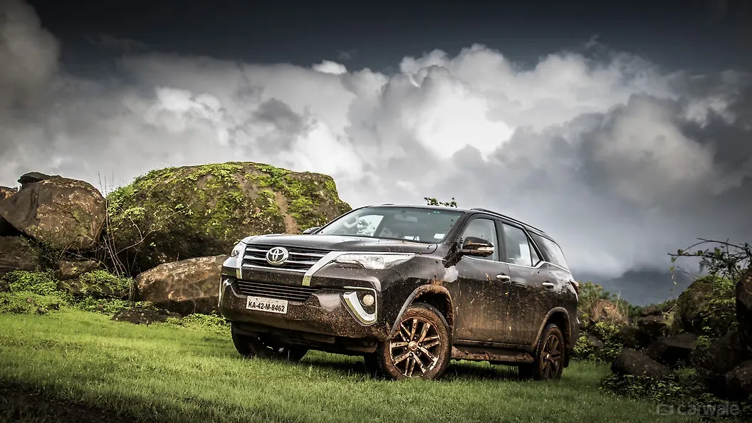 Fortuner Exterior Image, Fortuner Photos in India - CarWale
