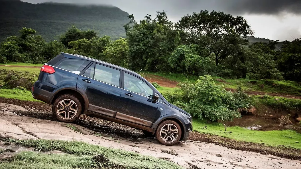 Hexa Exterior Image, Hexa Photos in India - CarWale