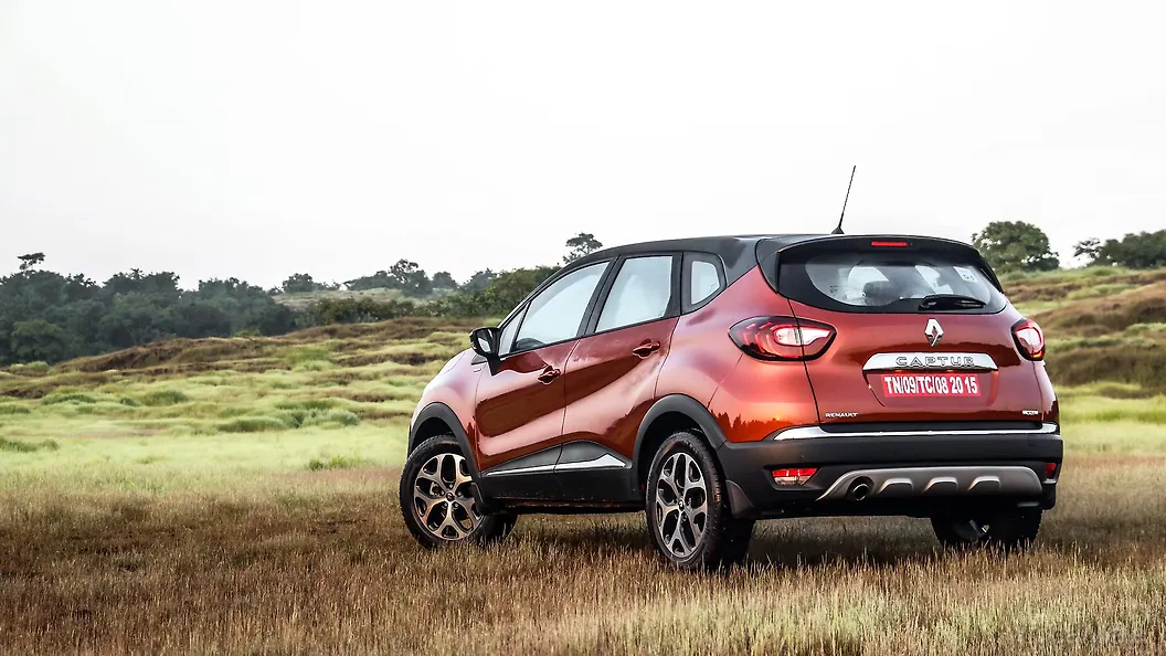 Captur Exterior Image, Captur Photos in India - CarWale