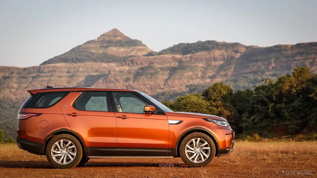 Discovery Right Side Image, Discovery Photos in India - CarWale