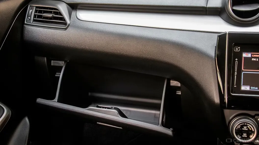 Swift Dashboard Image, Swift Photos in India - CarWale