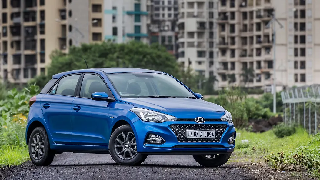Elite i20 [2018-2019] Right Front Three Quarter Image, Elite i20 [2018 ...