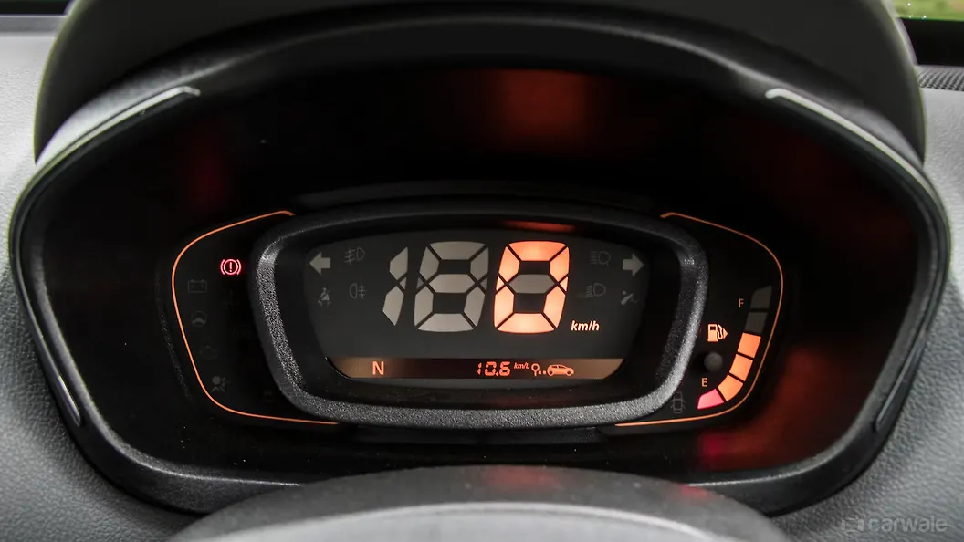 Kwid [2015-2019] Instrument Panel Image, Kwid [2015-2019] Photos in ...
