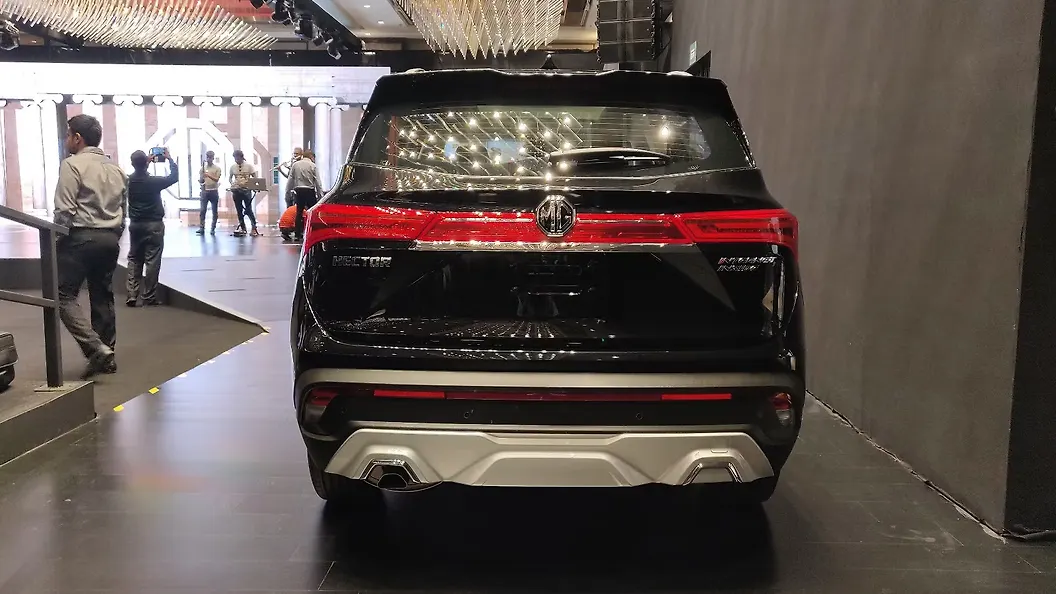 MG Hector Photo, Rear view Image - CarWale