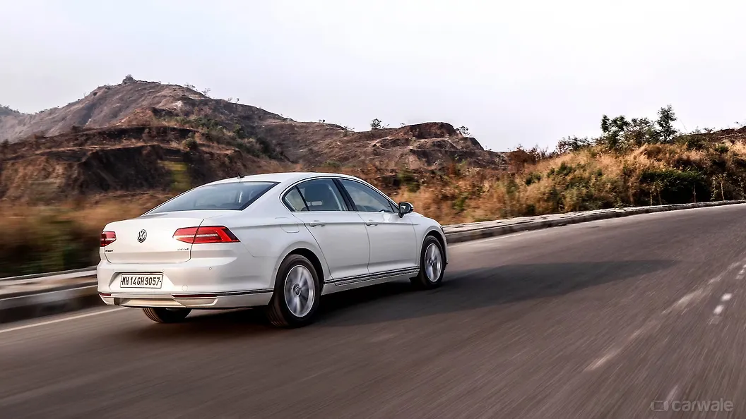 Passat Exterior Image, Passat Photos in India - CarWale