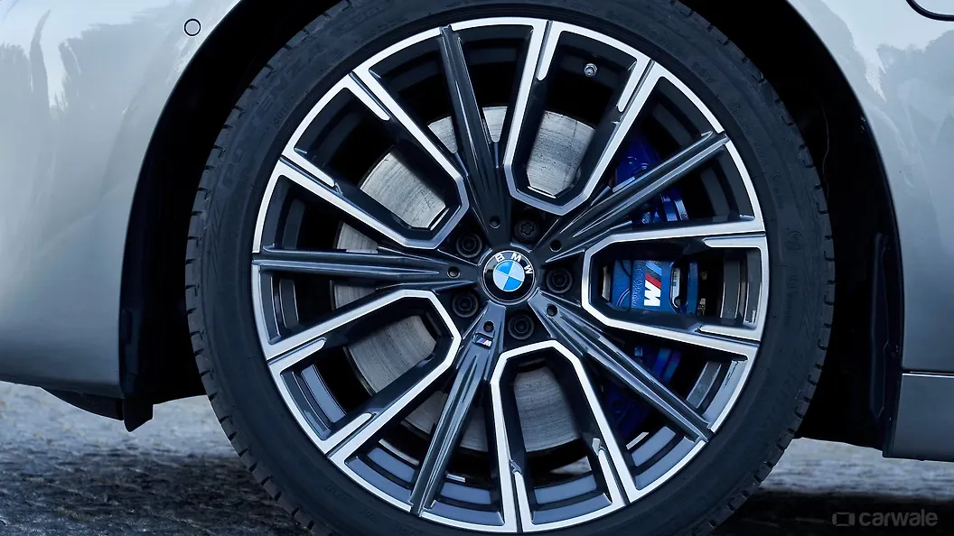 7 Series Wheels-Tyres Image, 7 Series Photos in India - CarWale
