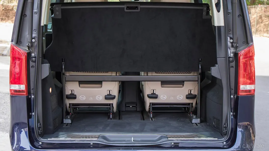 V-Class Interior Image, V-Class Photos in India - CarWale