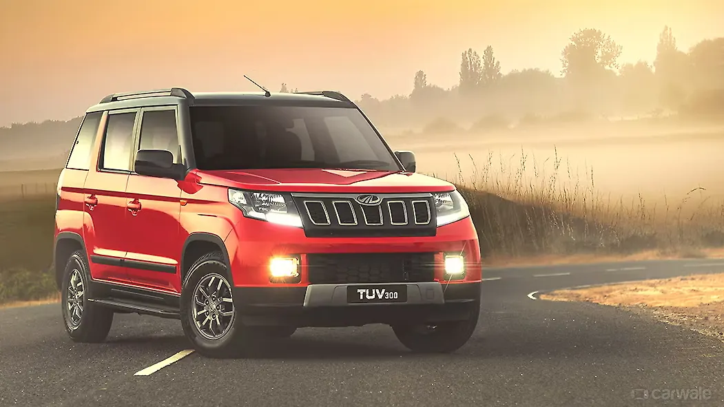 TUV300 Right Front Three Quarter Image, TUV300 Photos in India - CarWale