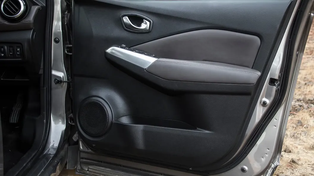 Nissan Kicks Images Interior And Exterior Photo Gallery Carwale